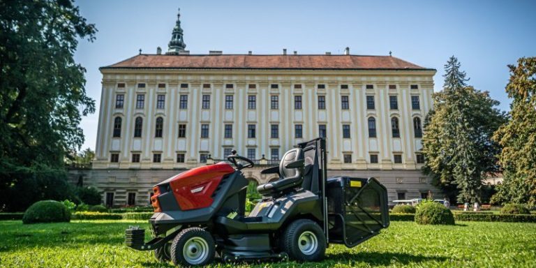 Český zahradní traktor do české obce - Seco - české zahradní a travní ...